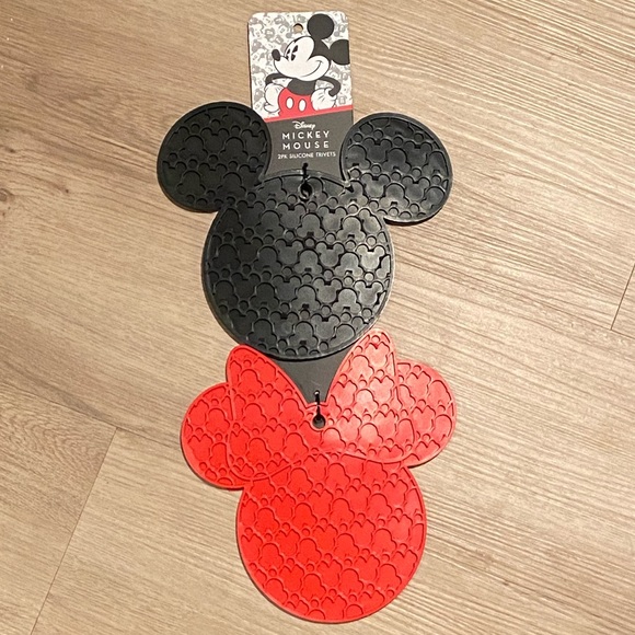Disney | Kitchen | New Disney Mickey Minnie Trivet Set | Poshmark